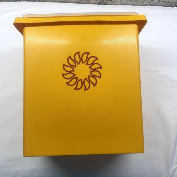 Tupperware | Kitchen | Nos Vintage Tupperware Wastebasket Garbage Trash ...